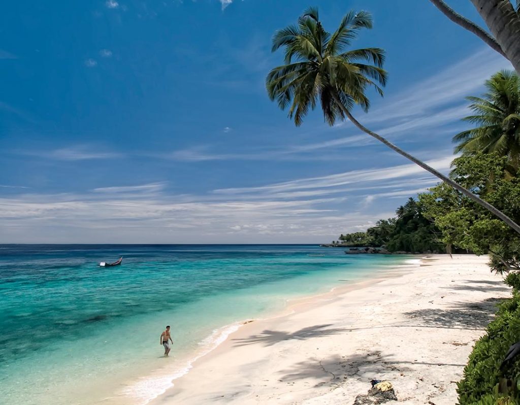 PANTAI WISATA SUMUR TIGA SABANG | Glory Travel & Tours